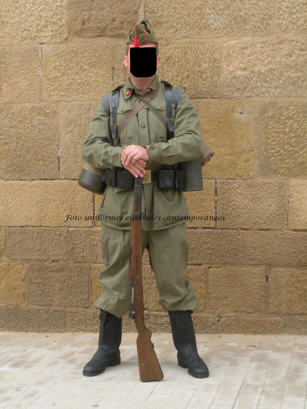 Uniformes españoles contemporáneos del ejército español: SOLDADO CON ...