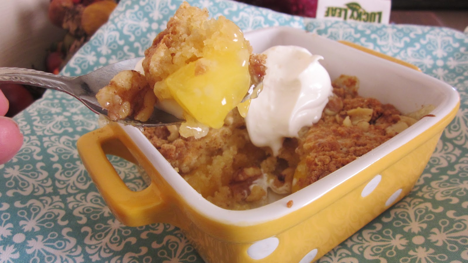 Chef Tess Bakeresse: Easy and Delicious Christmas Cobblers from Lucky Leaf