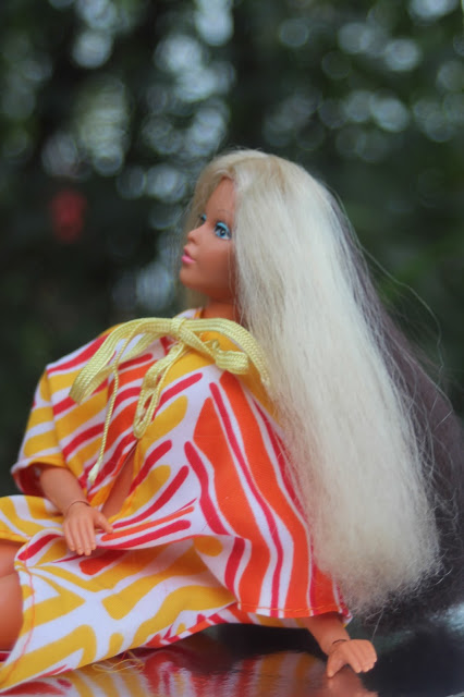 PLANET OF THE DOLLS: Doll-A-Day 2017 #233:Tuesday Taylor and Suntan ...