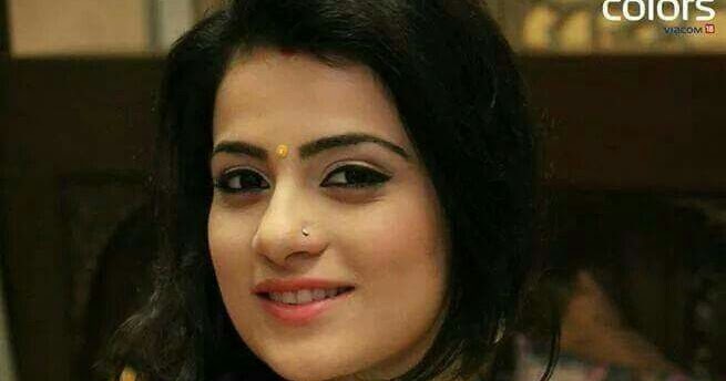 31 Koleksi Foto Cantik Seksi Hot Radhika Madan - INFO SEMPURNA