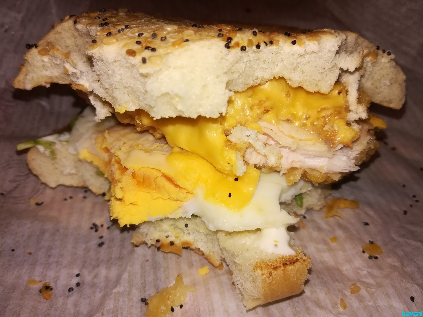 kavoniho žrádlo: Snídaňový bagel s vajíčkem a sýrem, KFC