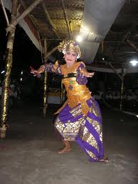 Kesenian Pulau 1000 Pura: Tari-Tarian Daerah Bali