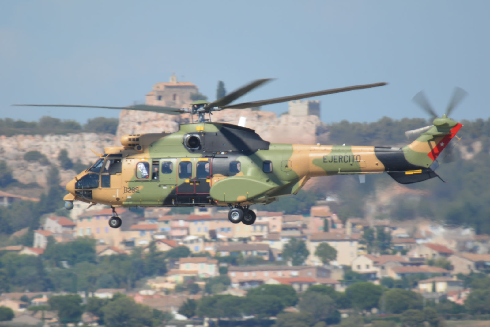 NOTICIAS FFAA CHILE: La BAVE Recibe un Nuevo Cougar AS532 ALe