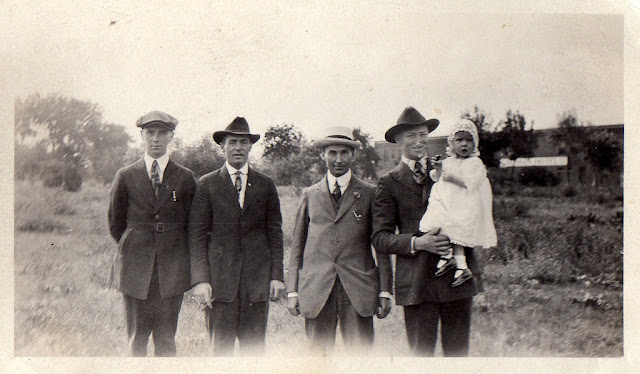 39 Interesting Vintage Snapshots Show What Men Wore in the 1920s ...