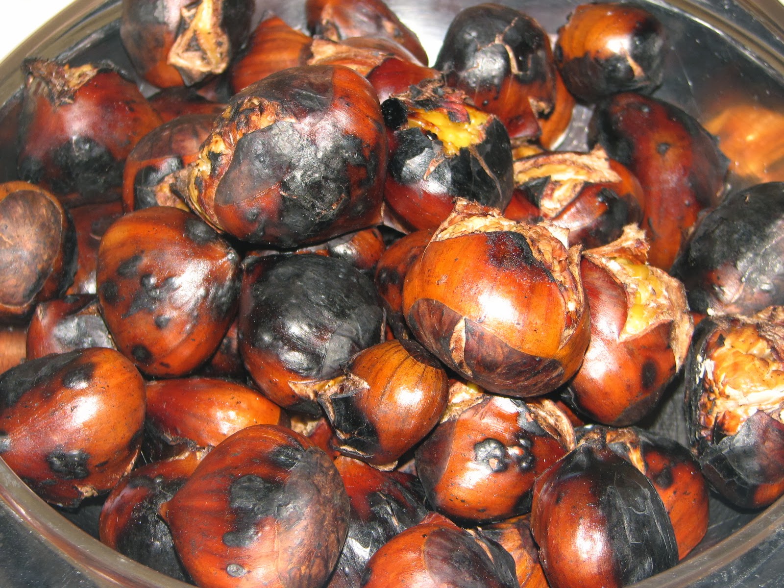 Sprehajanja: Pečen kostanj