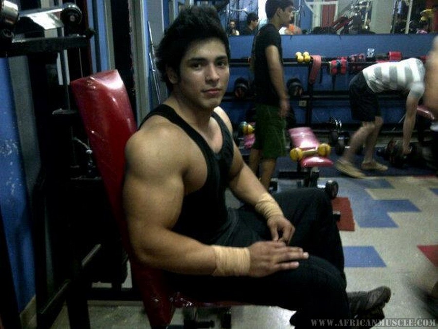 the beauty of male muscle: Romaine