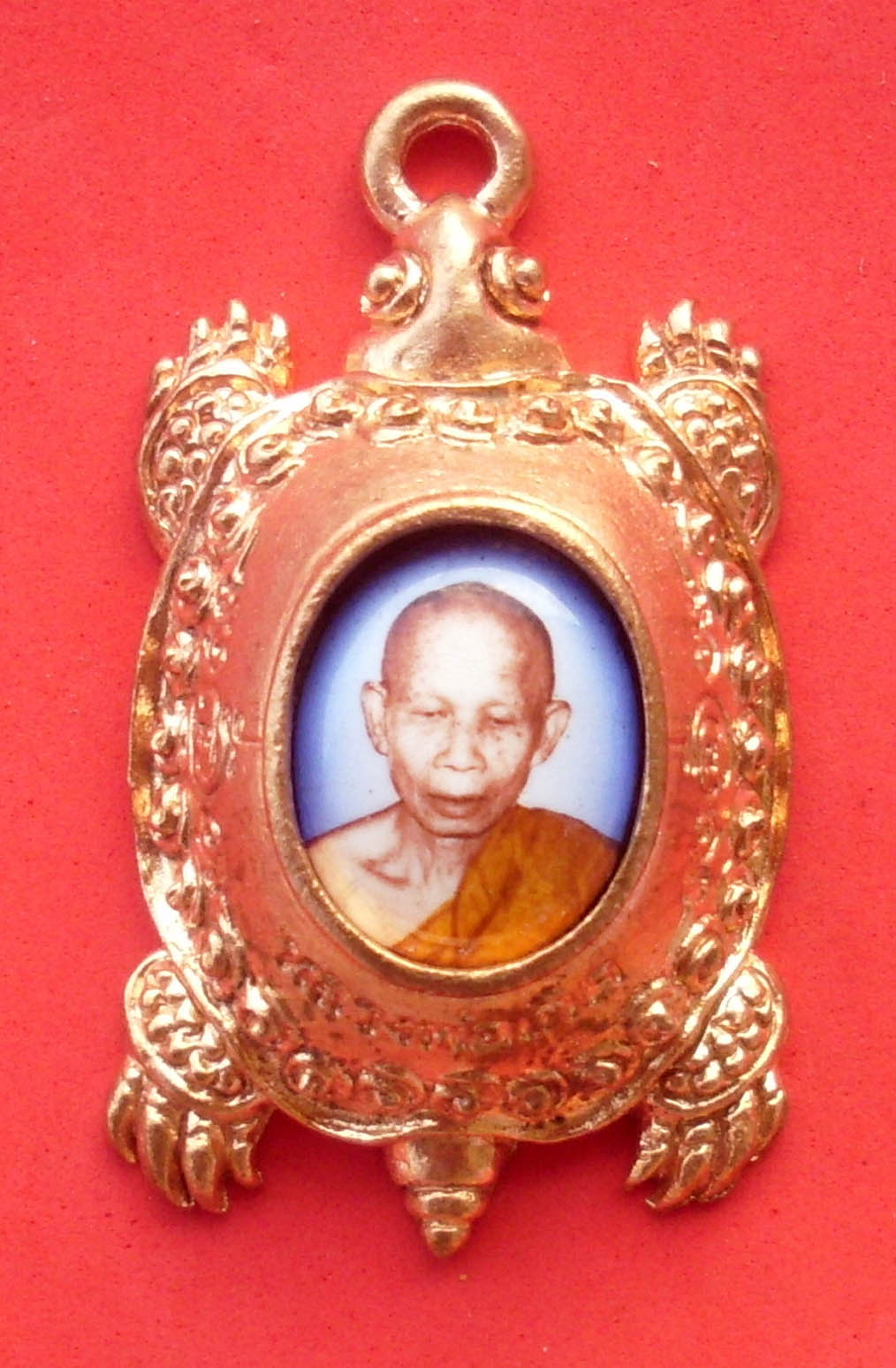 Buddhist Amulets: Paya Tao Ruean 'Run Plod Nee' - (Turtle for long life ...