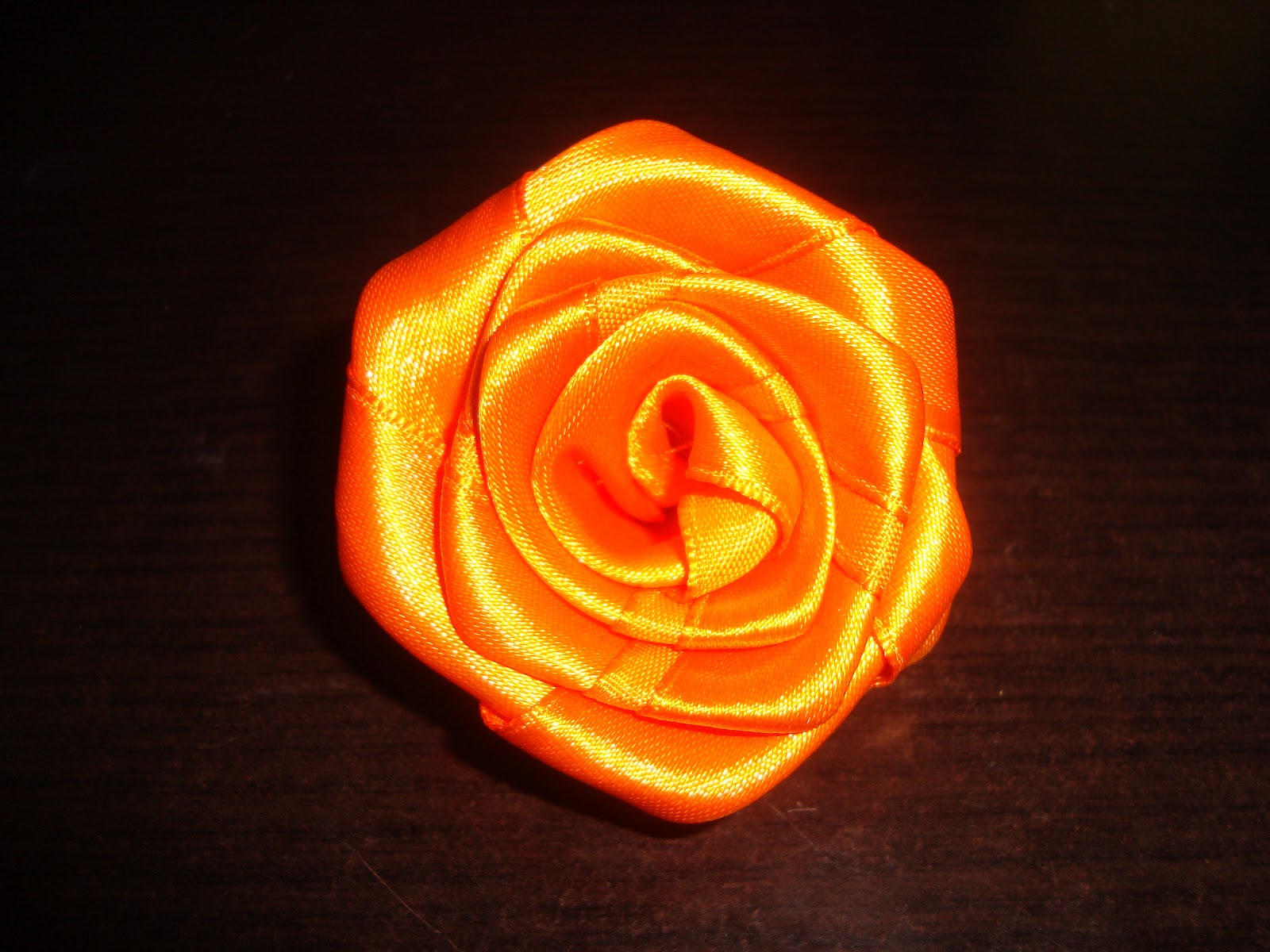 coutureplaisir: fleurs en ruban de satin