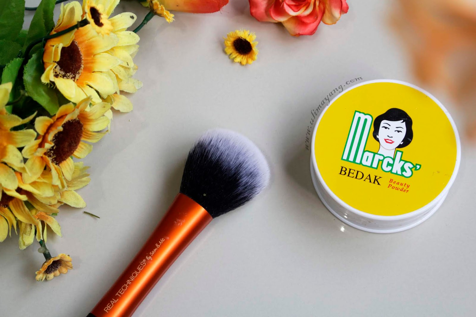 uli mayang: bedak lokal marcks beauty loose powder invisible kimia farma