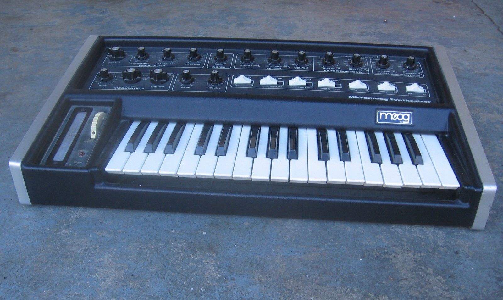 MATRIXSYNTH: 1970s Moog "Micromoog" Synthesizer SN 4943