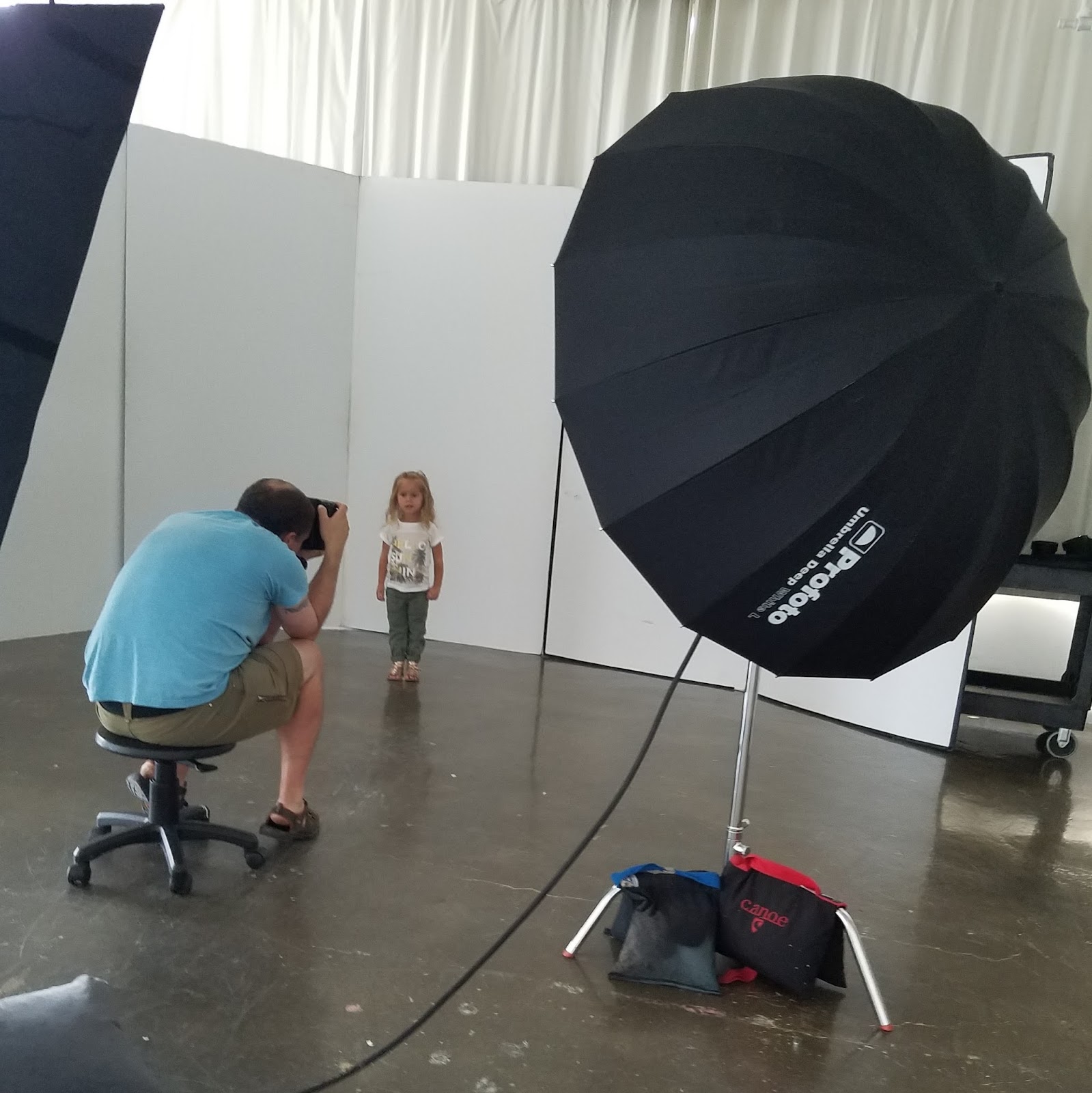 MINI MODELING: STELLA IN NYC - Holiday Family Photo Shoot