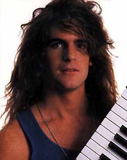 Zona Rock Dan Metal : KEVIN MOORE