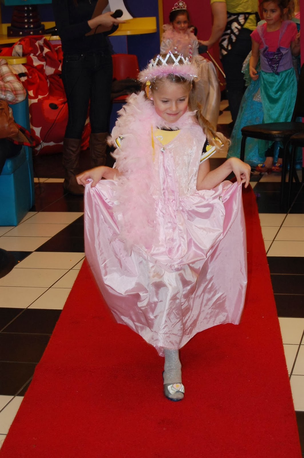 Airing My Laundry, One Post At A Time...: Natalie Was Invited To A Snip ...