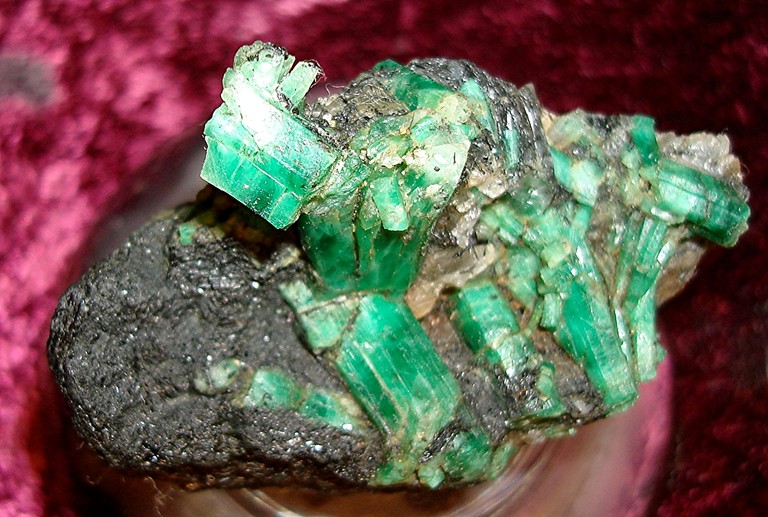 'tiques n t'ings: Emeralds