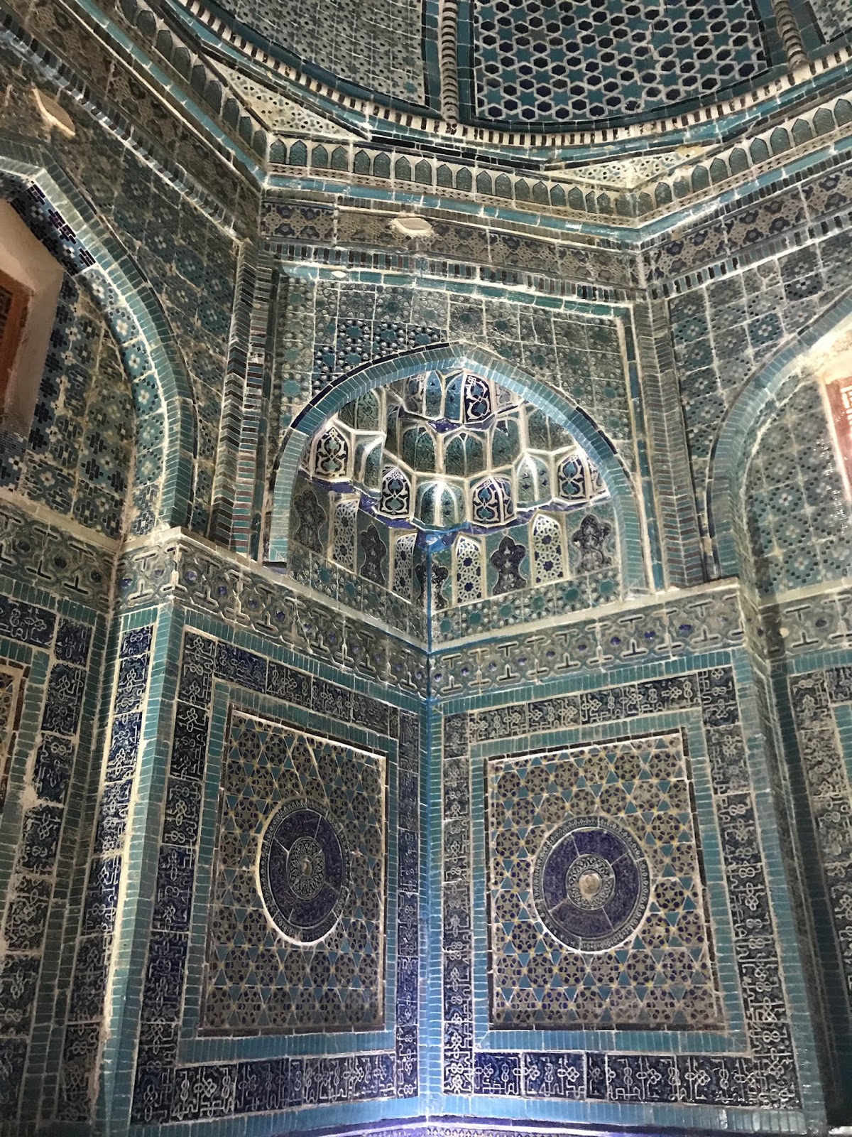 Vilt og vakkert: Shahr-i-Zindar; tenk at jeg kom hit .... til Samarkand!