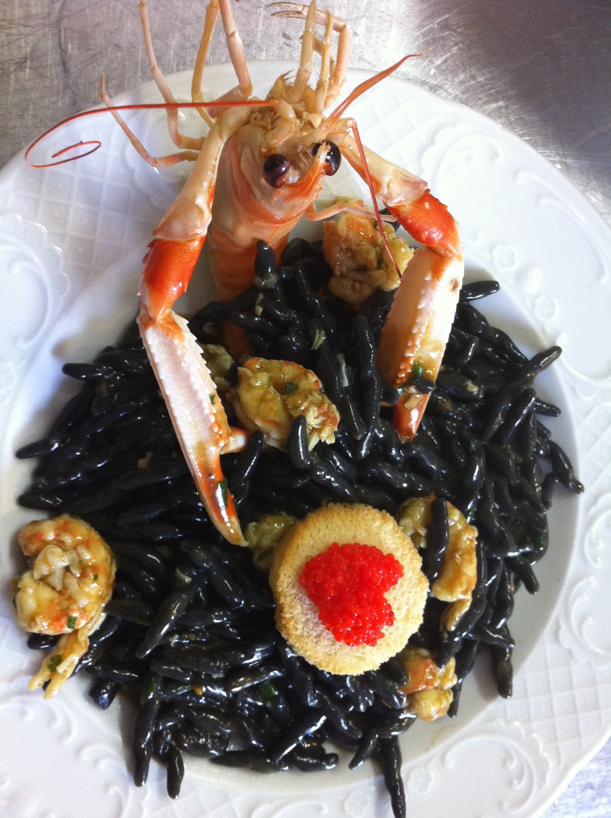 La mia cucina: Trofiette nere con vellutina di gamberi e scampi