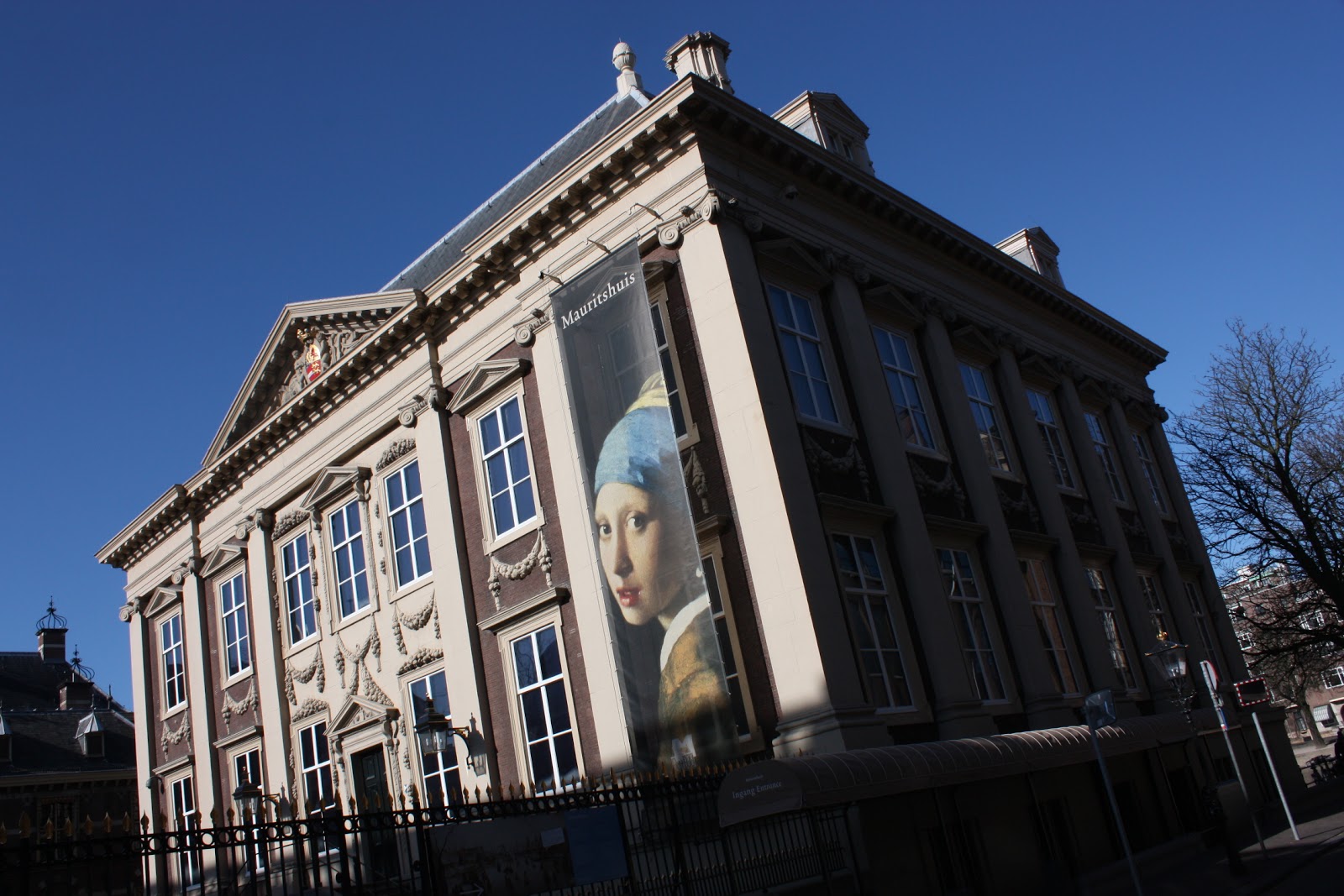 clog blog: Art in the Hague