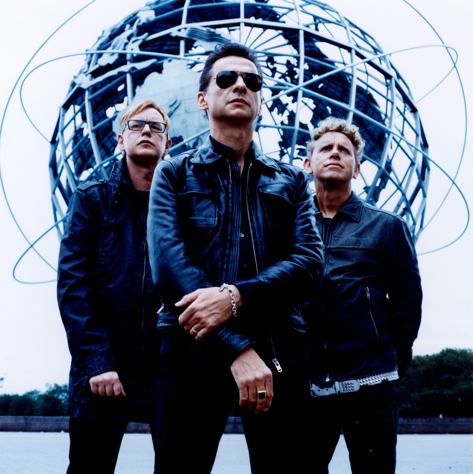 NOTICIAS Y EFEMERIDES MUSICALES Y DEL CINE: DEPECHE MODE LANZA EL ÁLBUM ...