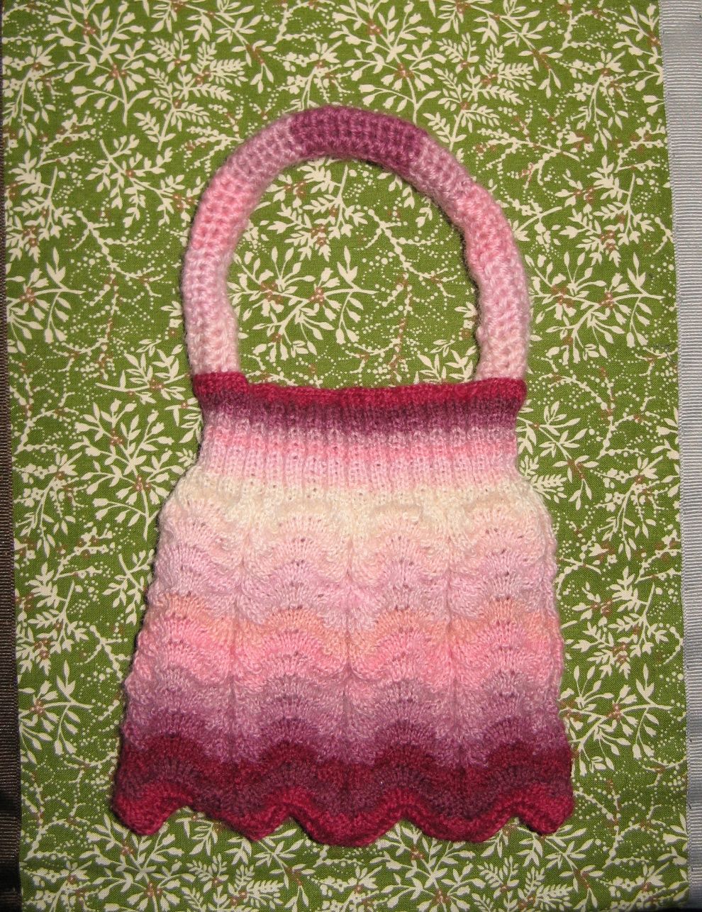 One More Stitch: Knit Bag in Shades