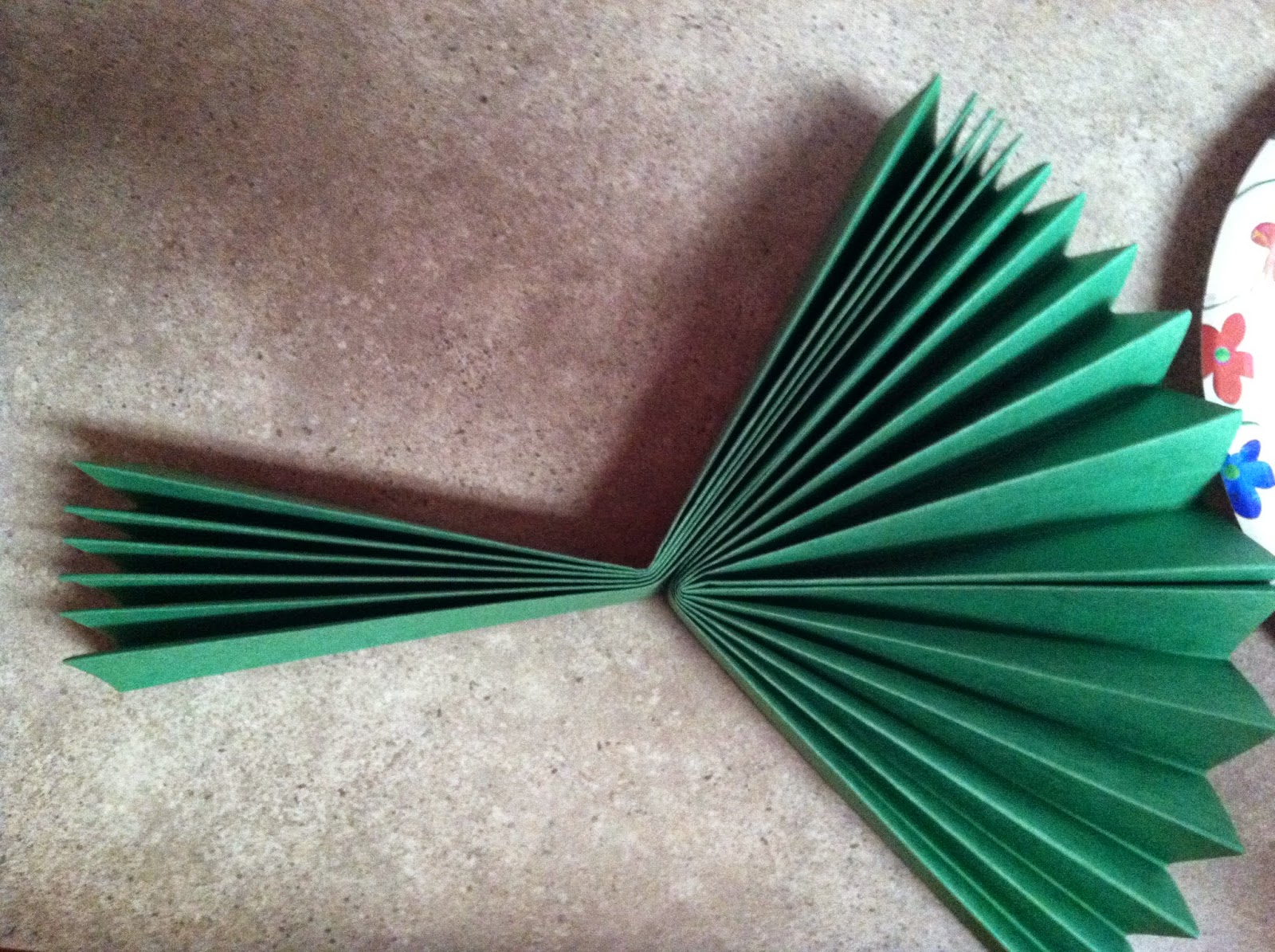 Jen's Kinder Kids: Paper Fan Tutorial...My Latest Obsession!