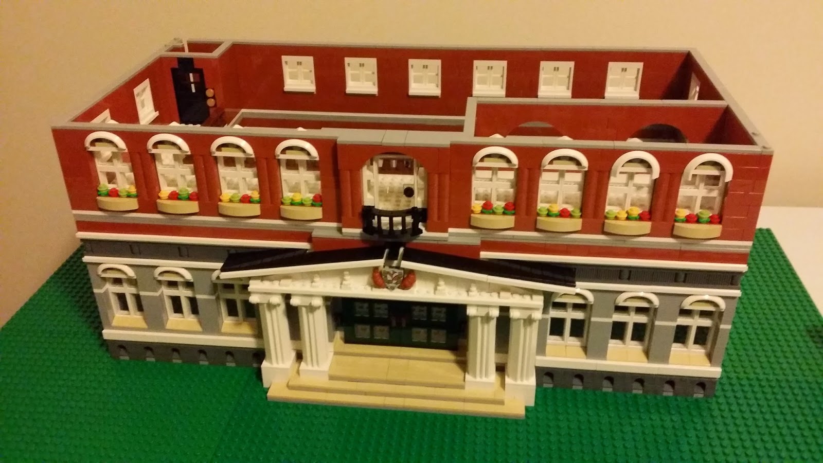 Matt's Lego fun: Town Hall build