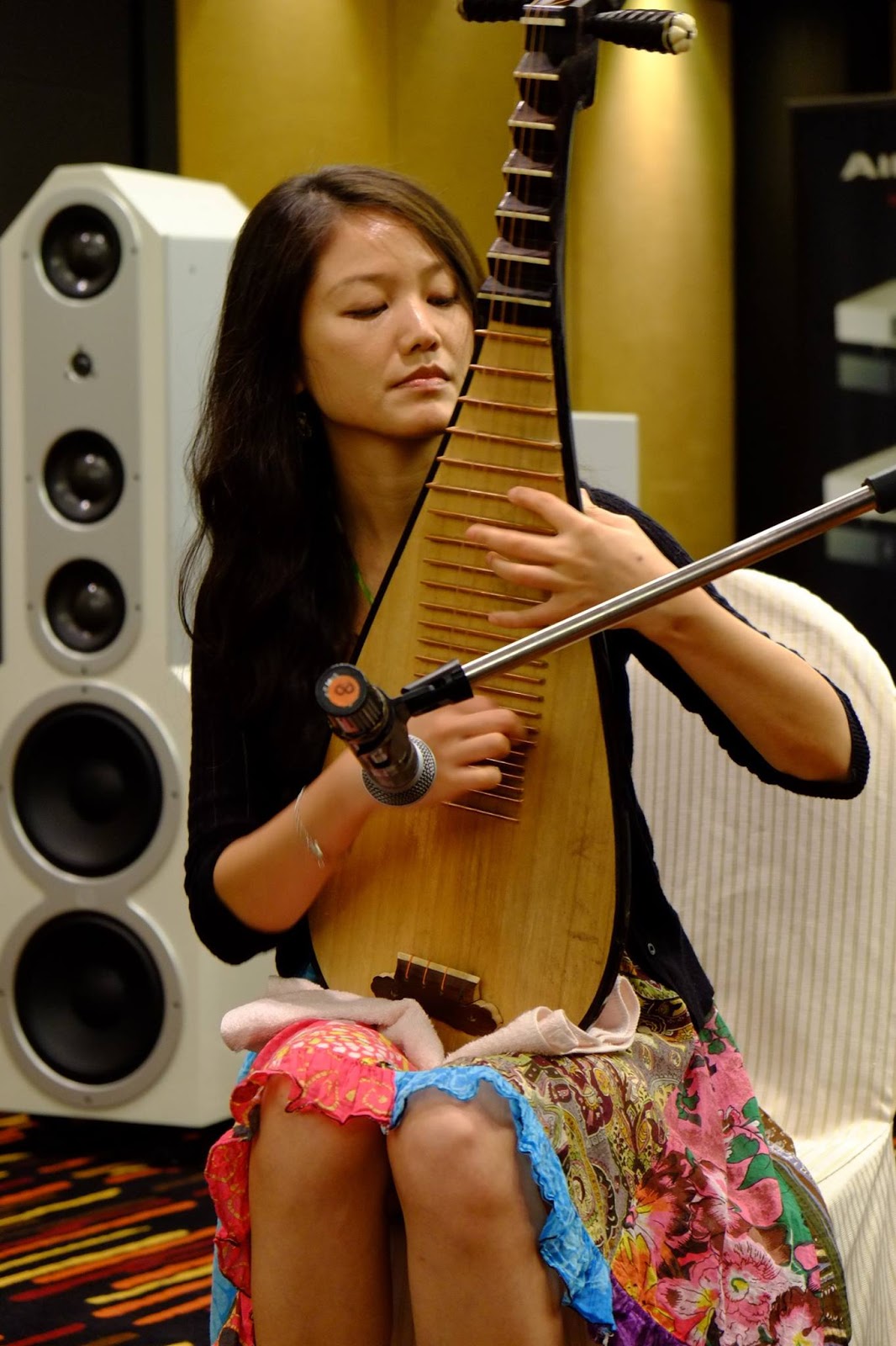 Pipa Mini Concert By Pe-Ju Lien In BAV HIGH END 2015 – M & S | Ultimate ...