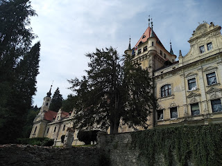 Nekoč in danes / Then and now: Dvorec Viltuš, Selnica ob Dravi, Slovenija