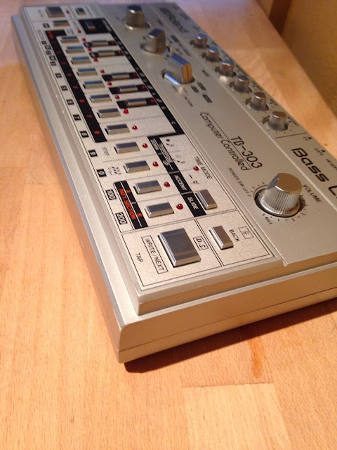 MATRIXSYNTH: Vintage Roland TB-303 Bass Synthesizer