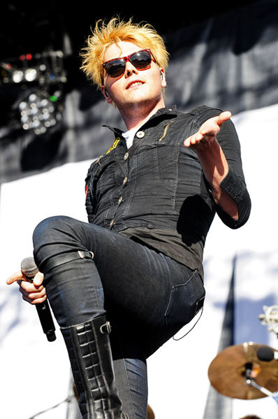 My Chemical Romance biografi: Biografi Arthur Gerard Way