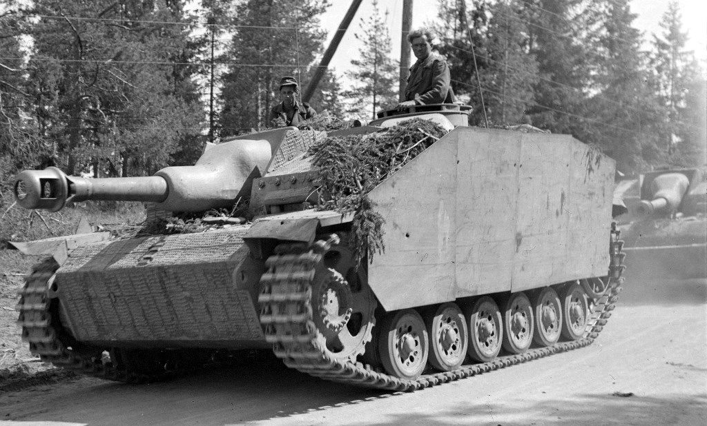 Armour force / Panssaroitu voima : Finnish Sturmi