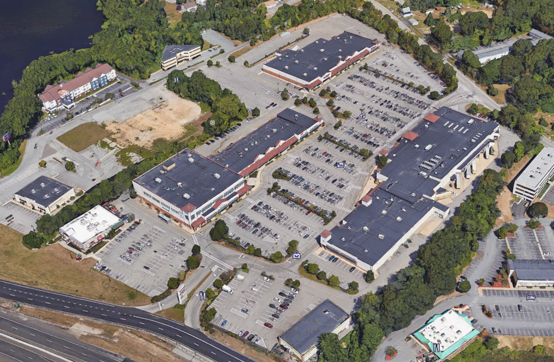 Bradlee's, New London, CT ~ Brands "R" Us