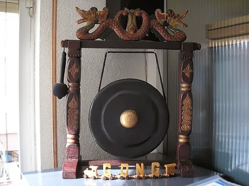 The PoOR TeaCHeR: Siri Mengenal Alat Muzik Tradisional - GONG @ TETAWAK IBU