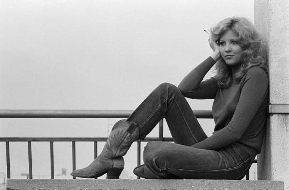 Film Noir Photos: Modern Femmes Fatale: Part 143