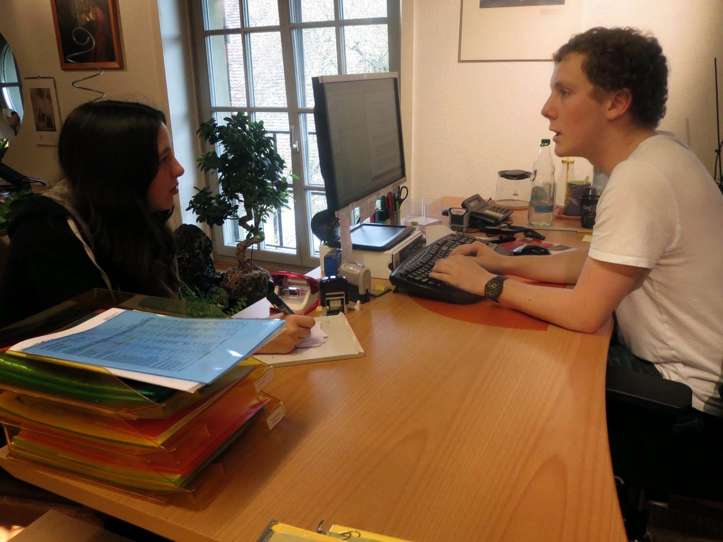 kidswest.ch: Portraitzeichnen bei Daniel Maeder Treuhand AG Ittigen