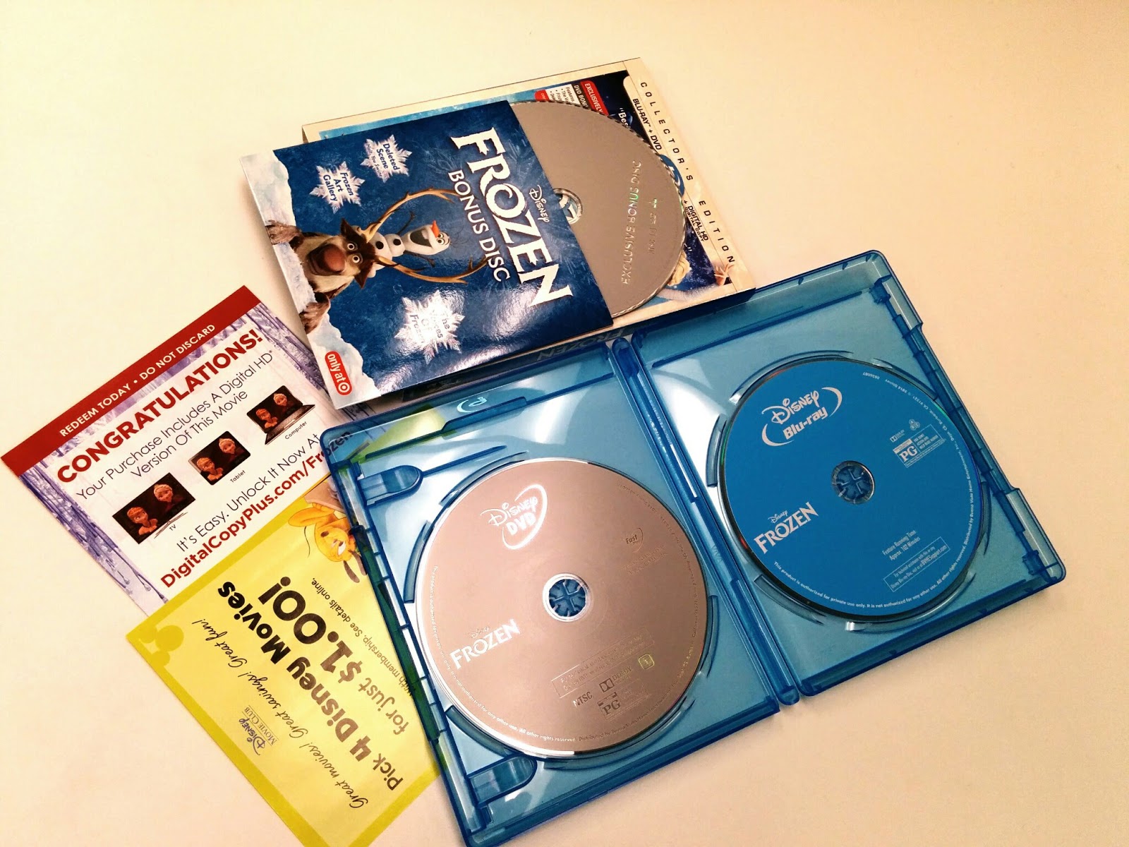 Mashed Thoughts: Frozen Collector's Edition Blu-ray Combo Pack Review