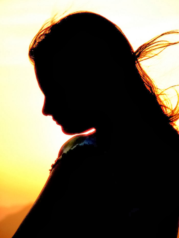 Silueta mujer orando - Imagui