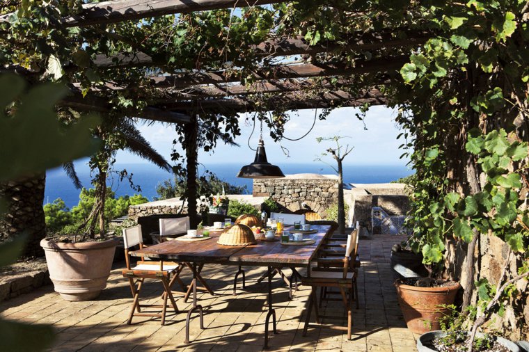 Italian Terrace design - the dolce vita invades outside - Diy Fun World