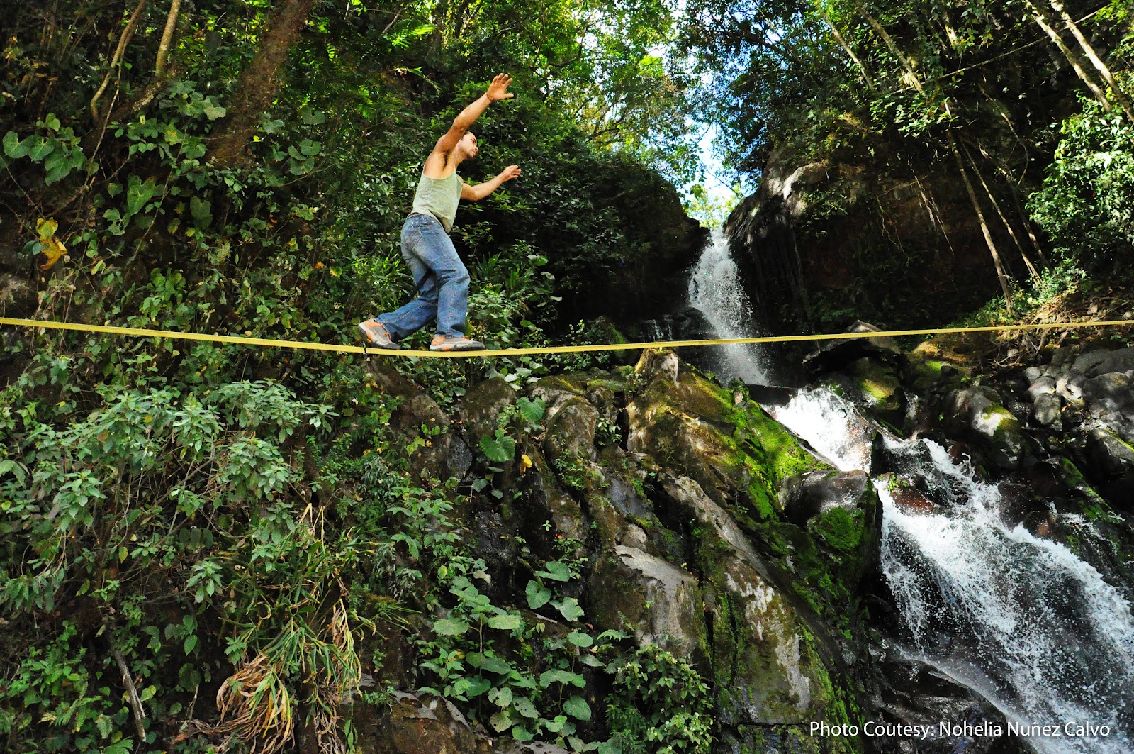 Cesar Augusto Melendez Castillo: Waterfall Highlining (Part 2)