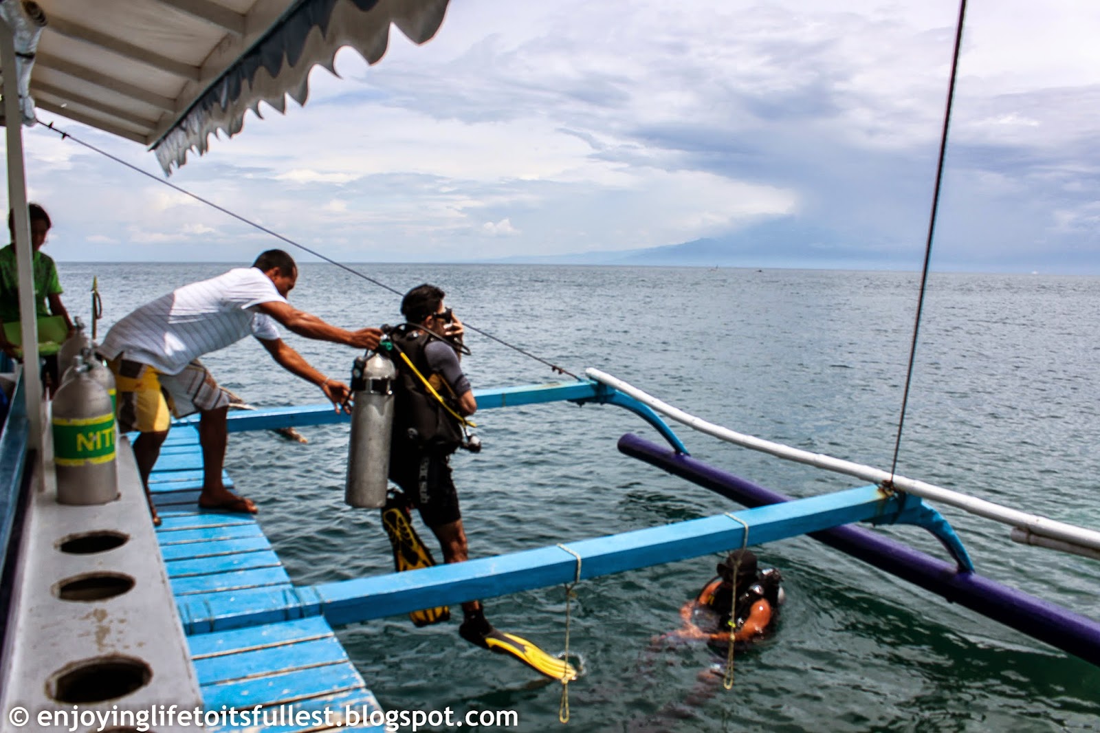 ALventureBlogs: Samal Island Adventure: Intro-Scuba Dive