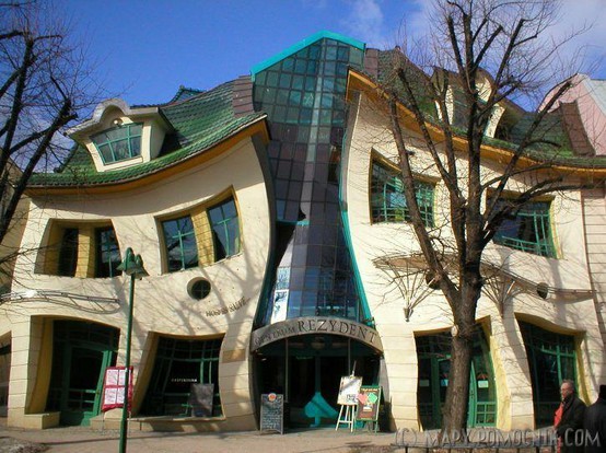 100 Unusual Houses from Around the World.