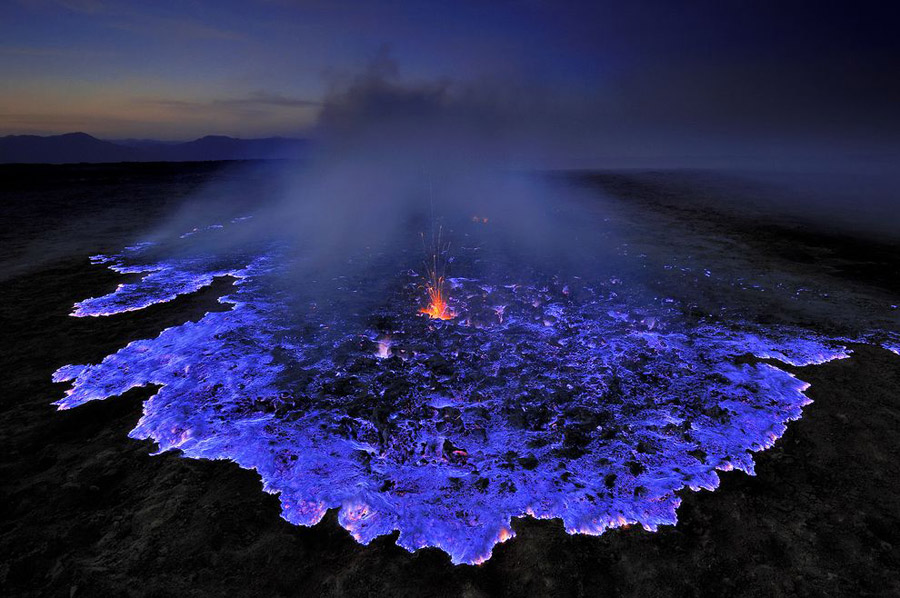 Melihat blue fire di kawah ijen di banyuwangi - RezaBlog