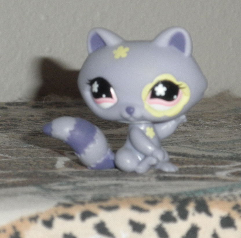 Collectomania: LPS Raccoons