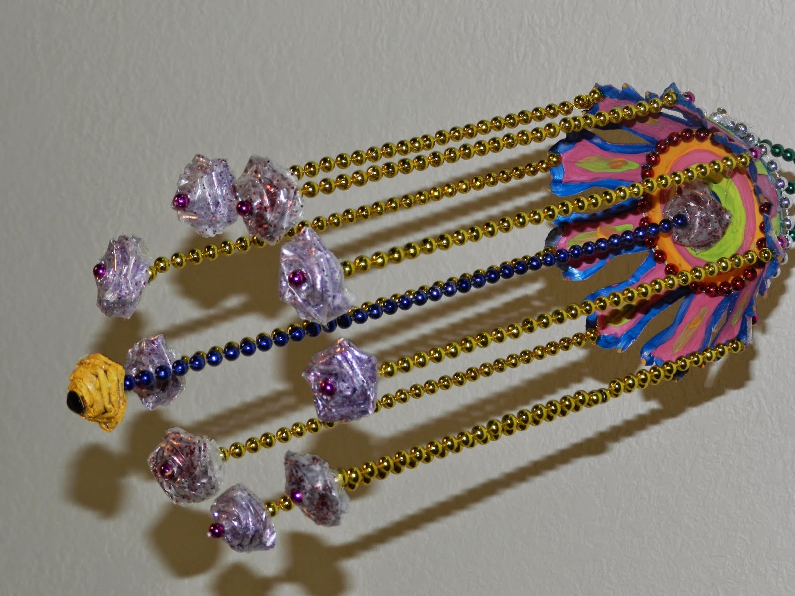 Creative DIY crafts: Hanging wall craft with bead chain, paper cup and ...