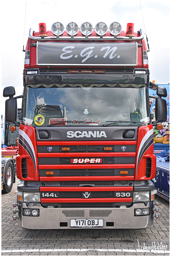SCANIA: Scania 144L V8 530 - E.G.N. (GB) front