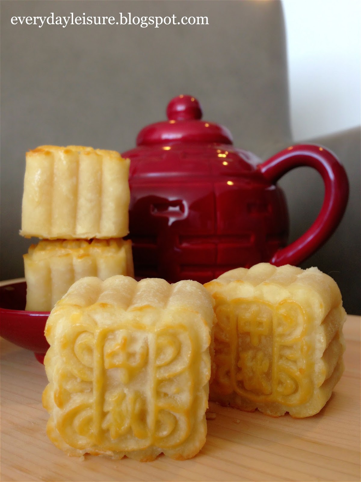 Everyday Leisure: How to make Mini Egg Custard Moon Cakes