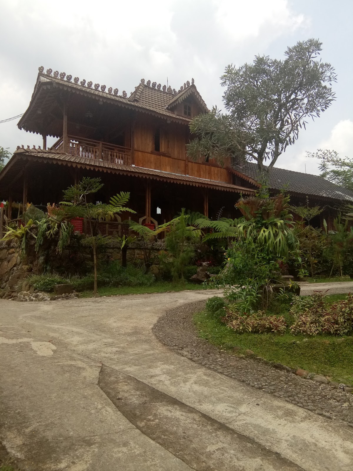 WISATA KENDAL BERKUDA DI SANTOSA STABLE