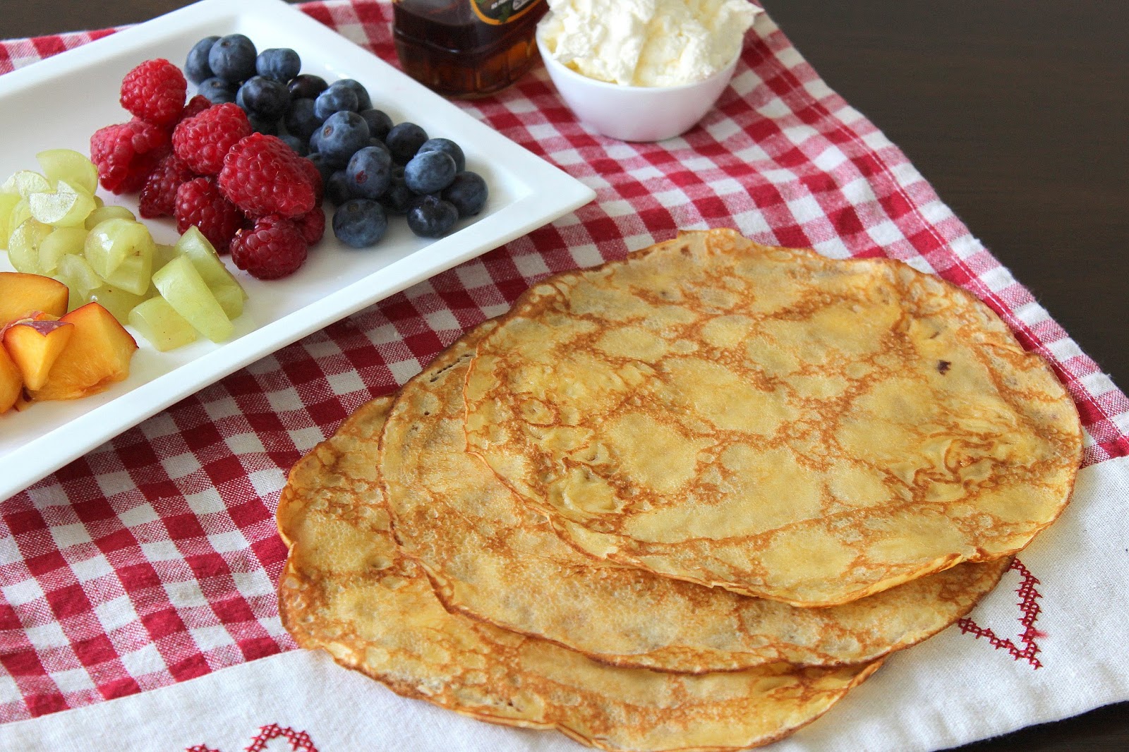 PicNic: Sweet Crepes with Summer Fruits