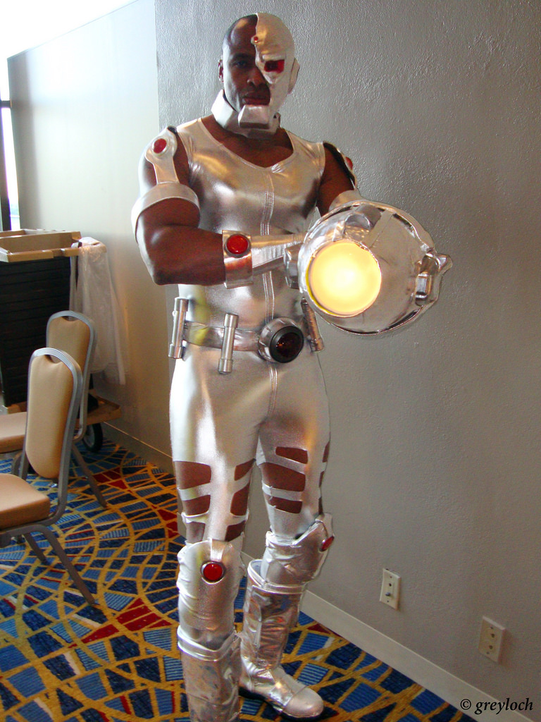 COMIC BOOK FAN AND LOVER: COSPLAYS # 068: CYBORG