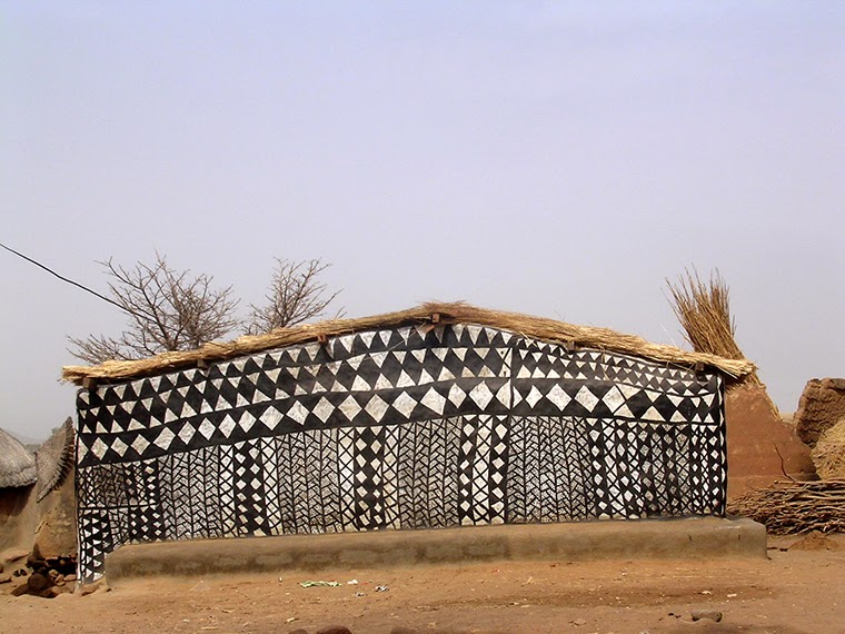 Somewhere I would like to live: Decorated Mud Houses of Tiébélé ...