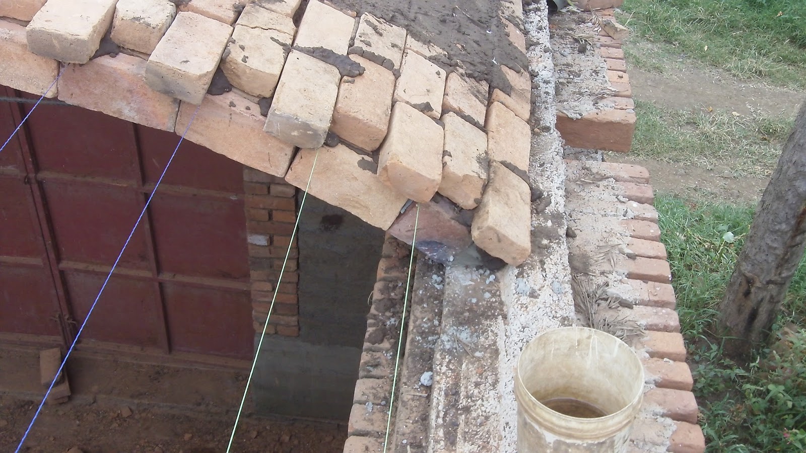 Alternative Building Construction : Improving single brick vaults